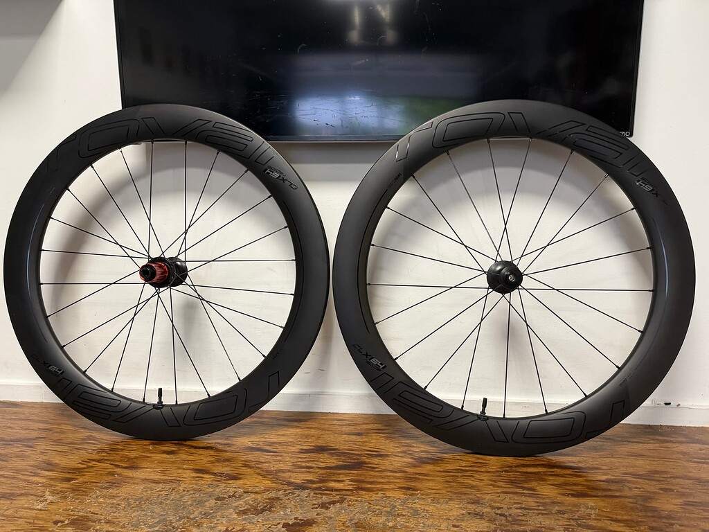 [SOLD] Roval CLX 64 Carbon Tubeless Disc Wheel Set 700c 12mm Thru Axle ...